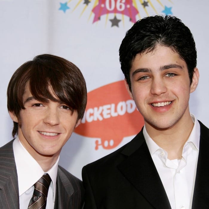 Drake Bell Plays The Drake And Josh Theme On His First Twitch Stream